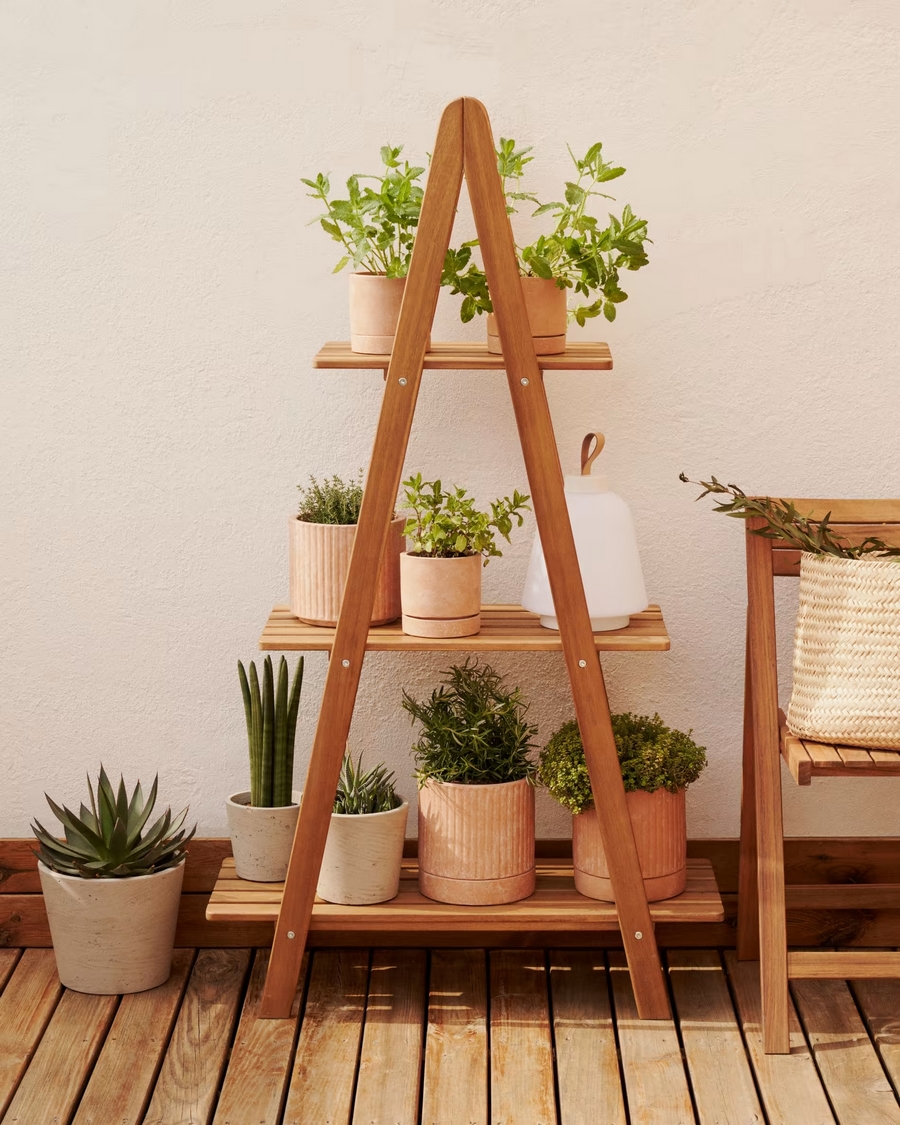 Estanterías para plantas en madera de acacia aptas para exteriores - EL ...